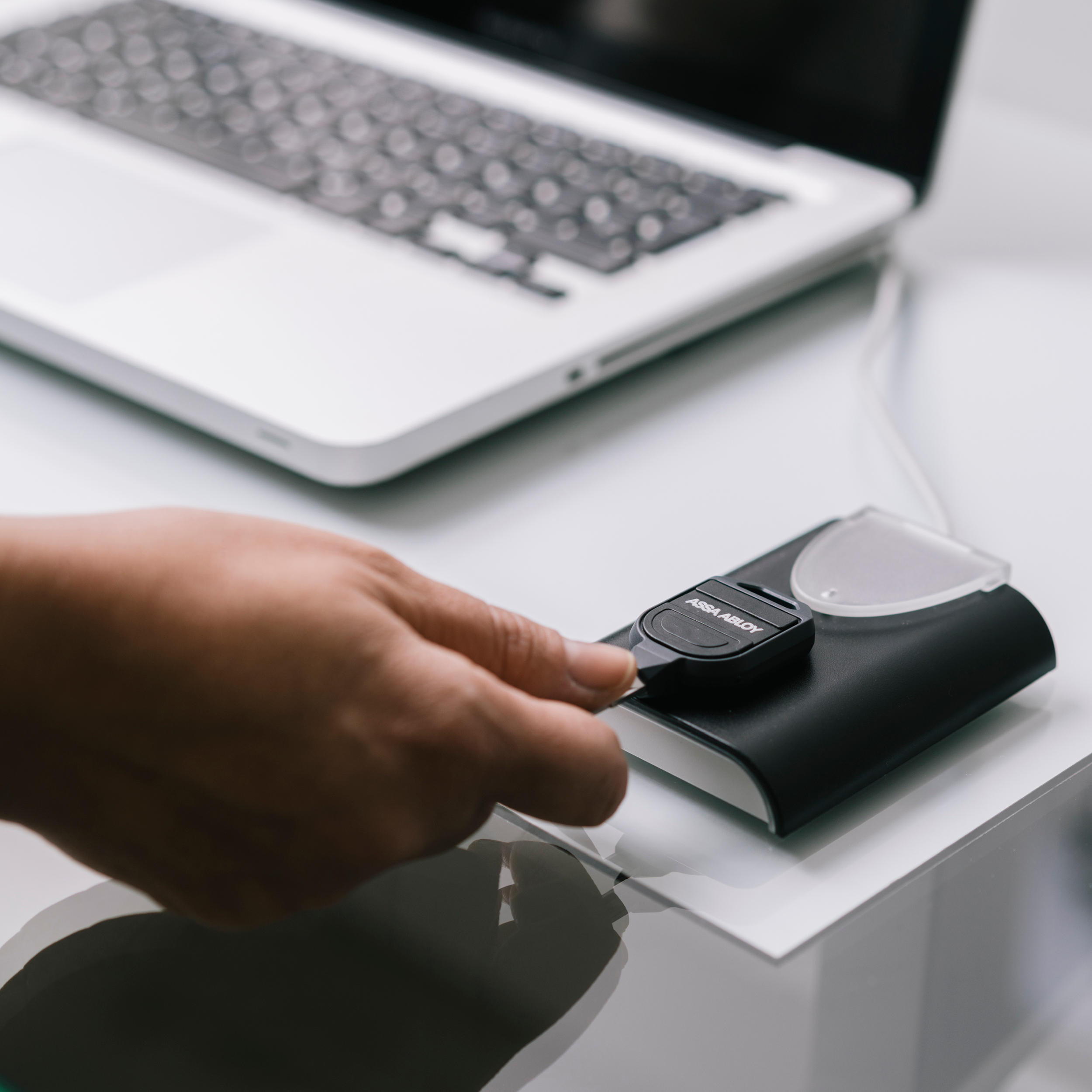 ASSA ABLOY PULSE Programming Device | ASSA ABLOY